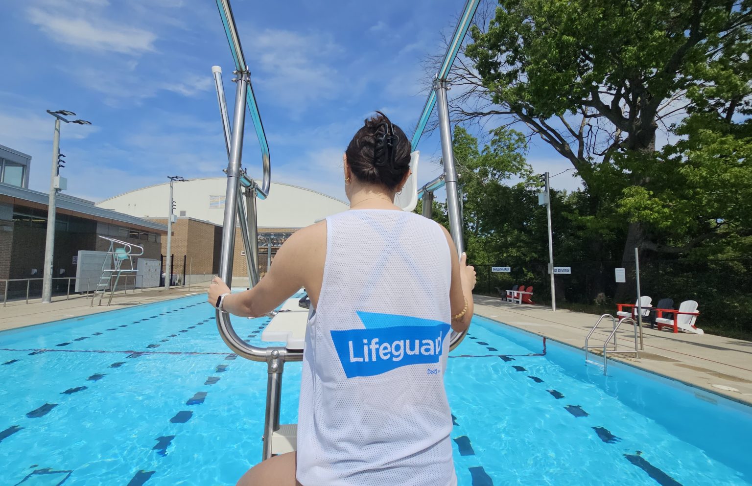 Dive in! Become a Mississauga lifeguard – City of Mississauga