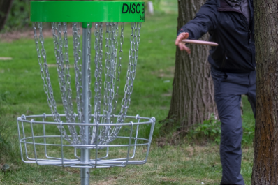 ‘Disc’over some outdoor fun with disc golf – City of Mississauga