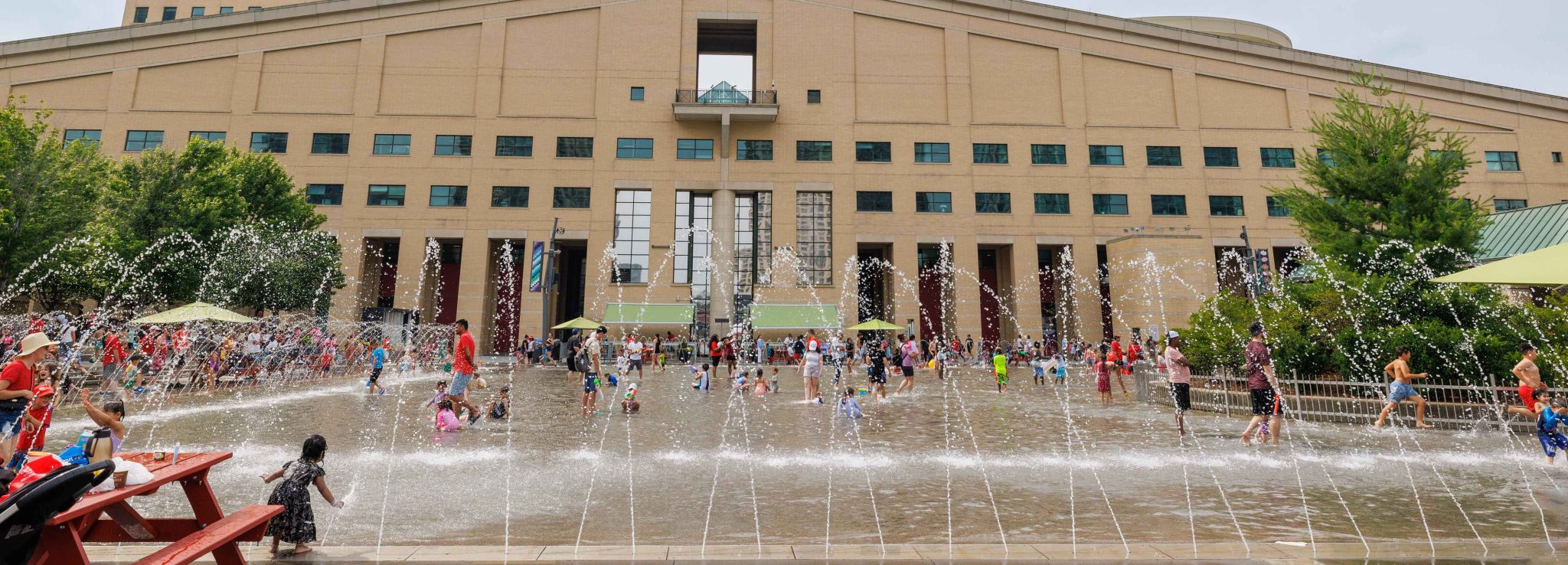 Tim Hortons Summer at the Square – Arts and culture