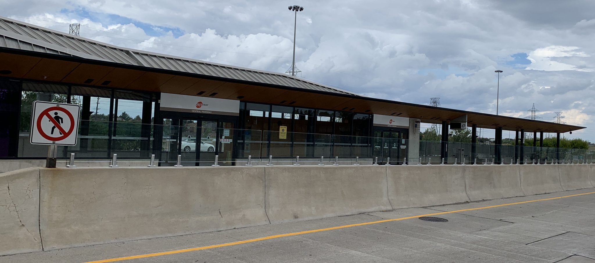 For your safety don’t cross the Mississauga Transitway – MiWay